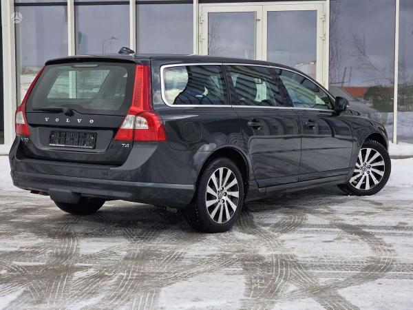 Grey Volvo V70 2012 in Vilnius, with an engine capacity of 1.60 L and mileage of 256 thousand km for 6900 €, photo 7 on AUTOMOTO.COM.LV