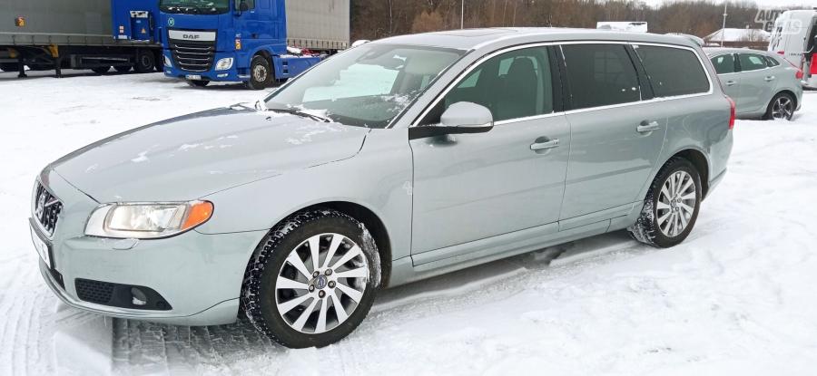 Grey Volvo V70 2012 in Kaunas, with an engine capacity of 2.00 L and mileage of 265 thousand km for 5550 €, photo 1 on AUTOMOTO.COM.LV