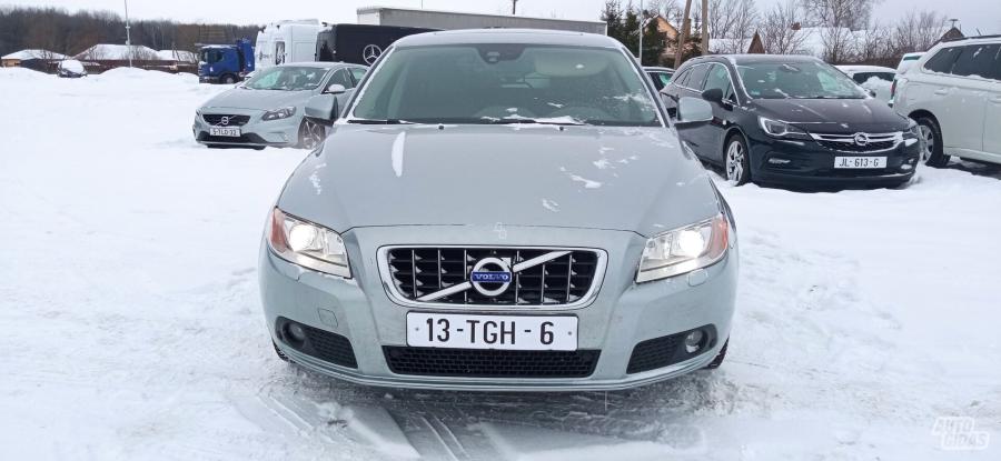 Grey Volvo V70 2012 in Kaunas, with an engine capacity of 2.00 L and mileage of 265 thousand km for 5550 €, photo 2 on AUTOMOTO.COM.LV