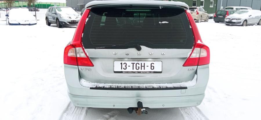 Grey Volvo V70 2012 in Kaunas, with an engine capacity of 2.00 L and mileage of 265 thousand km for 5550 €, photo 6 on AUTOMOTO.COM.LV