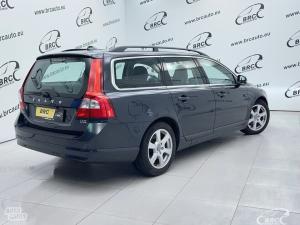 Grey Volvo V70 2012 in Avizieniai, with an engine capacity of 1.60 L and mileage of 321 thousand km for 5500 €, photo 3 on AUTOMOTO.COM.LV