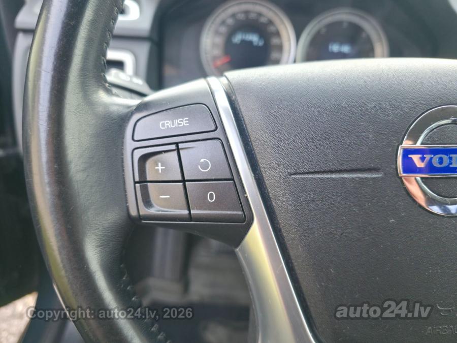 Grey Volvo V70 2012 in Paide, with an engine capacity of 2.00 L and mileage of 311 thousand km for 6990 €, photo 24 on AUTOMOTO.COM.LV
