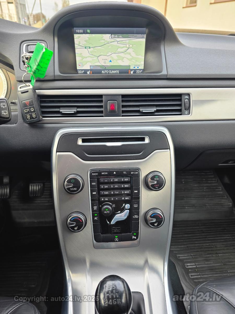 Grey Volvo V70 2012 in Paide, with an engine capacity of 2.00 L and mileage of 311 thousand km for 6990 €, photo 30 on AUTOMOTO.COM.LV