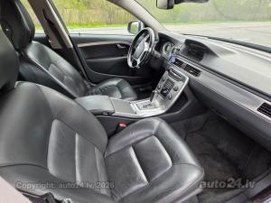 Grey Volvo V70 2012 in Rapla, with an engine capacity of 2.00 L and mileage of 557 thousand km for 6500 €, photo 5 on AUTOMOTO.COM.LV