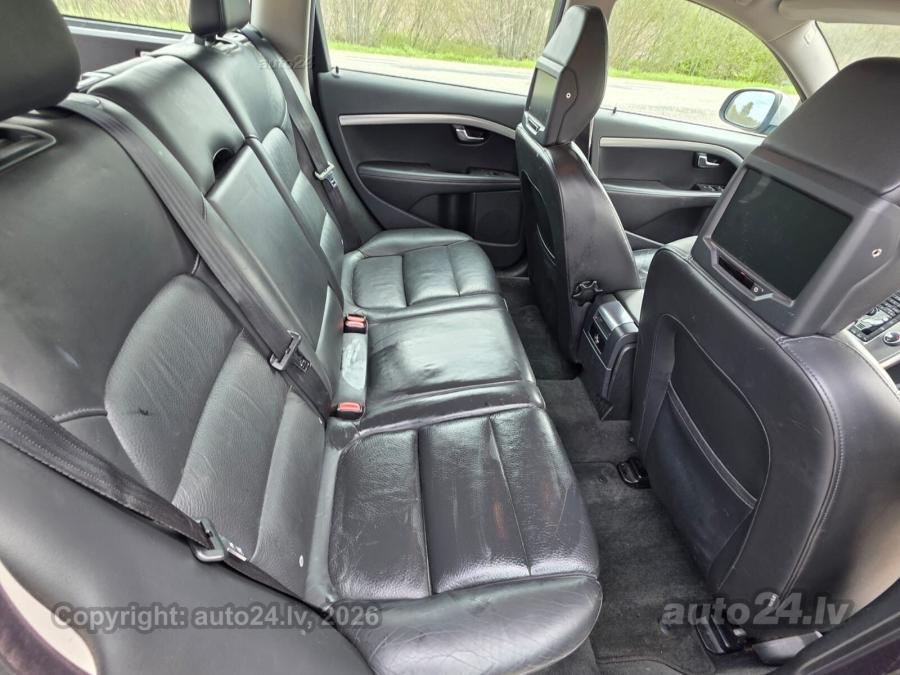 Grey Volvo V70 2012 in Rapla, with an engine capacity of 2.00 L and mileage of 557 thousand km for 6500 €, photo 6 on AUTOMOTO.COM.LV