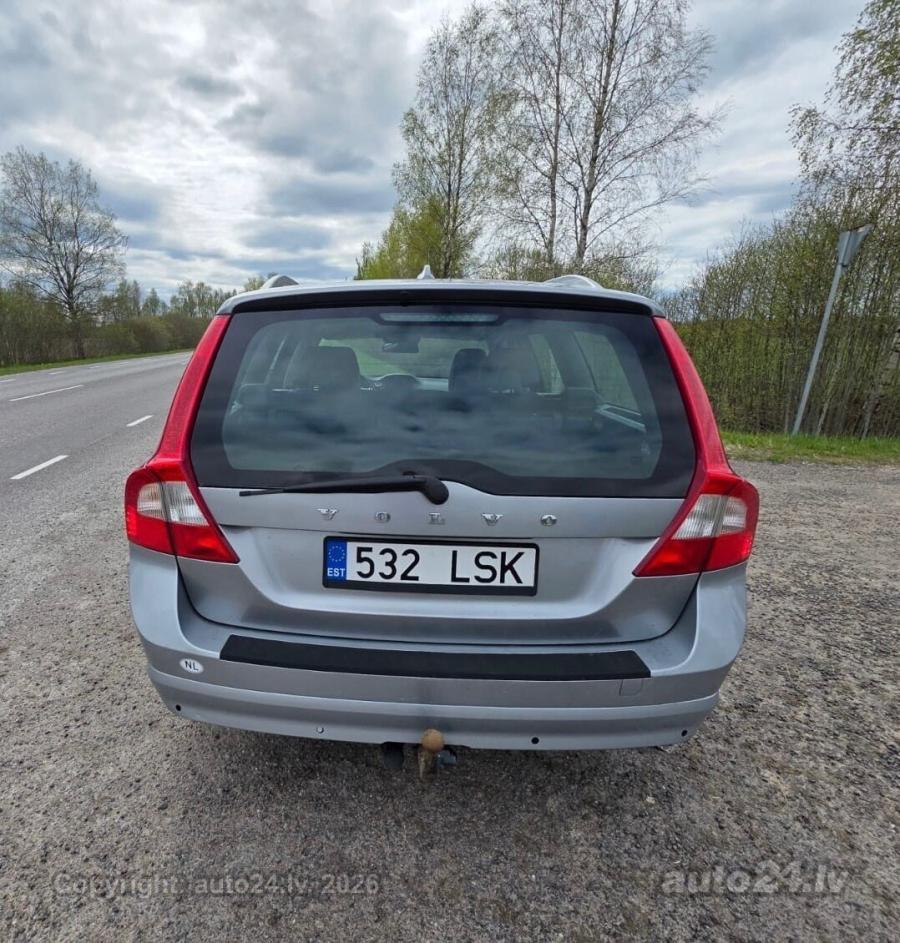 Grey Volvo V70 2012 in Rapla, with an engine capacity of 2.00 L and mileage of 557 thousand km for 6500 €, photo 10 on AUTOMOTO.COM.LV