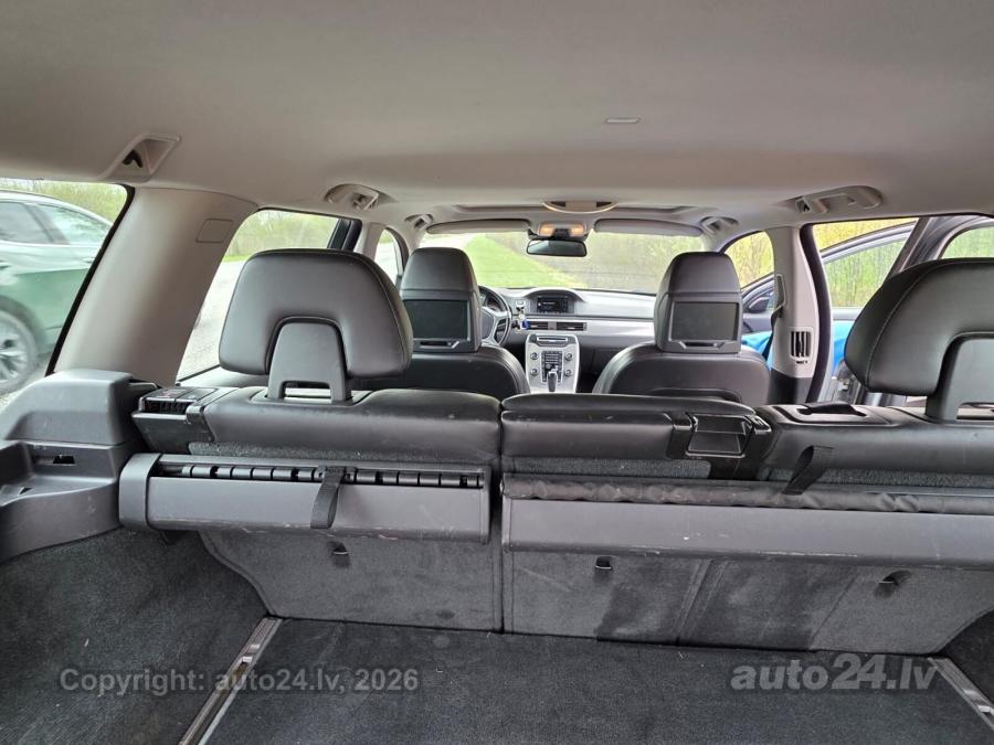 Grey Volvo V70 2012 in Rapla, with an engine capacity of 2.00 L and mileage of 557 thousand km for 6500 €, photo 11 on AUTOMOTO.COM.LV