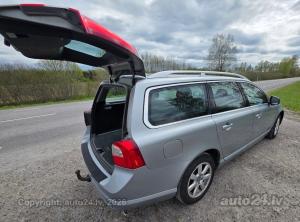 Grey Volvo V70 2012 in Rapla, with an engine capacity of 2.00 L and mileage of 557 thousand km for 6500 €, photo 15 on AUTOMOTO.COM.LV