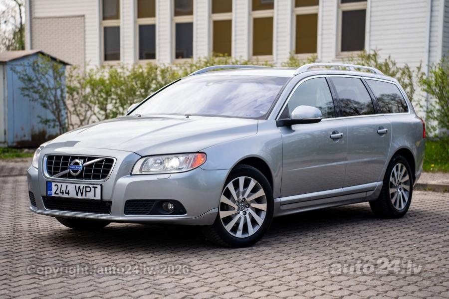 Pelēks Volvo V70 2012 Paide, ar dzinēja tilpumu 2.40 L un nobraukumu 264 tūkst. km par 8490 €, foto 4 vietnē AUTOMOTO.COM.LV