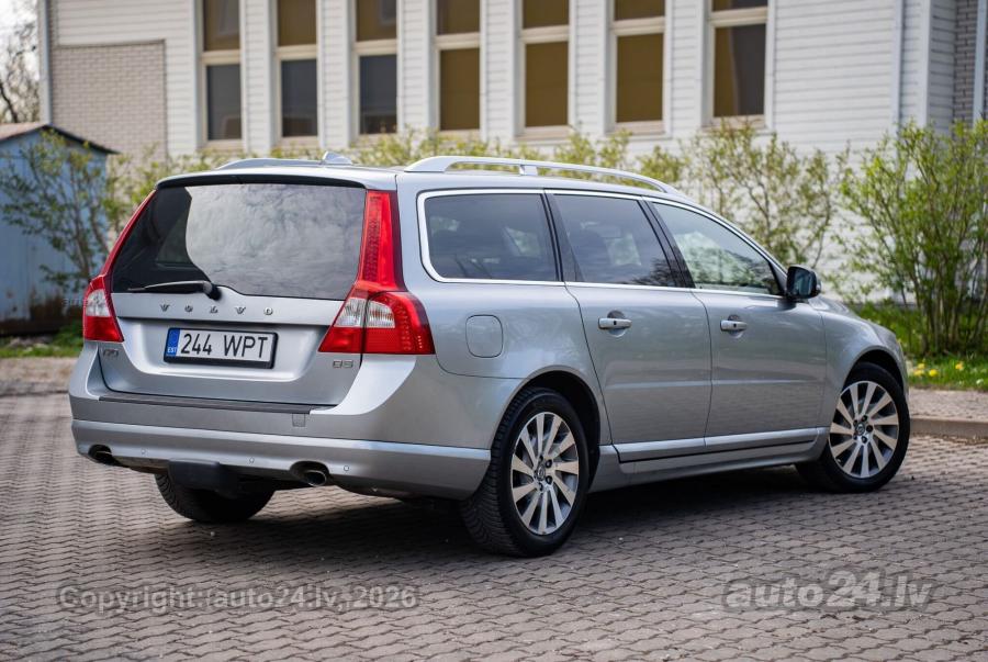 Pelēks Volvo V70 2012 Paide, ar dzinēja tilpumu 2.40 L un nobraukumu 264 tūkst. km par 8490 €, foto 5 vietnē AUTOMOTO.COM.LV