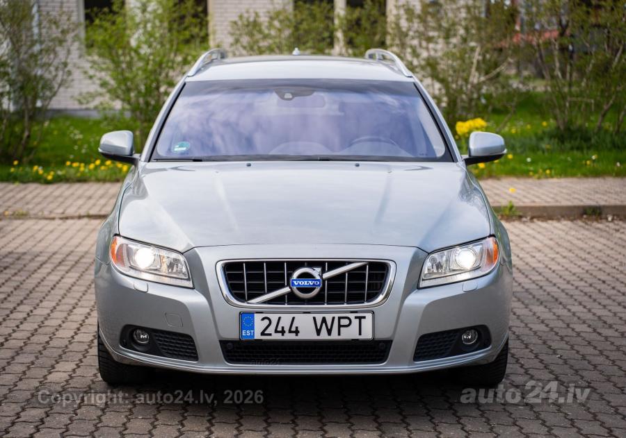 Pelēks Volvo V70 2012 Paide, ar dzinēja tilpumu 2.40 L un nobraukumu 264 tūkst. km par 8490 €, foto 7 vietnē AUTOMOTO.COM.LV