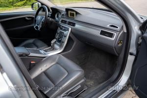 Pelēks Volvo V70 2012 Paide, ar dzinēja tilpumu 2.40 L un nobraukumu 264 tūkst. km par 8490 €, foto 19 vietnē AUTOMOTO.COM.LV