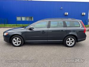 Grey Volvo V70 2012 in Paide, with an engine capacity of 2.00 L and mileage of 256 thousand km for 7390 €, photo 4 on AUTOMOTO.COM.LV