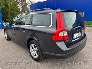 Grey Volvo V70 2012 in Paide, with an engine capacity of 2.00 L and mileage of 256 thousand km for 7390 €, photo 5 on AUTOMOTO.COM.LV