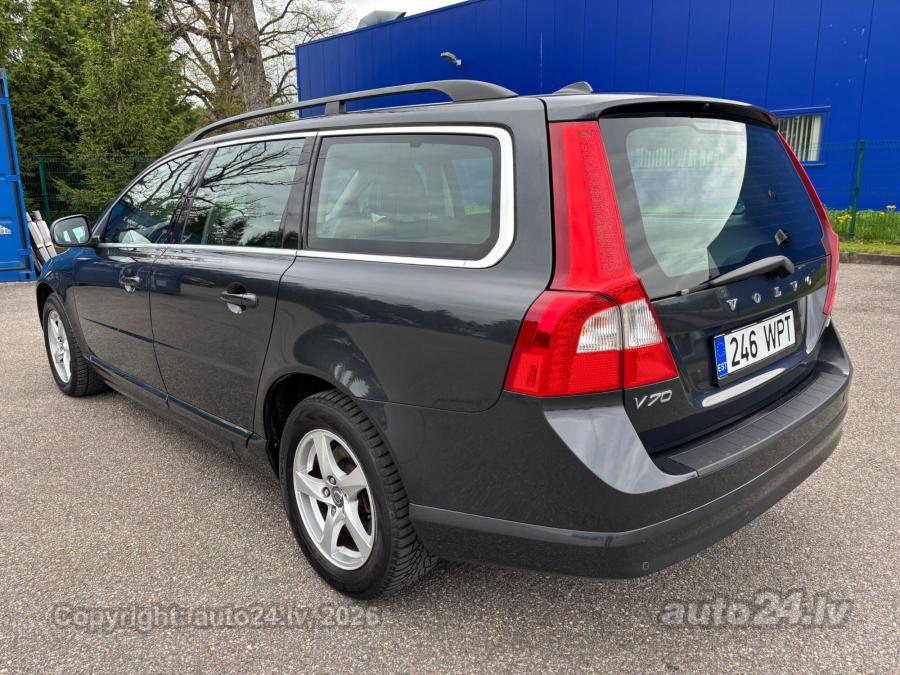 Grey Volvo V70 2012 in Paide, with an engine capacity of 2.00 L and mileage of 256 thousand km for 7390 €, photo 5 on AUTOMOTO.COM.LV