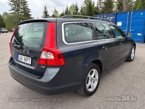 Grey Volvo V70 2012 in Paide, with an engine capacity of 2.00 L and mileage of 256 thousand km for 7390 €, photo 6 on AUTOMOTO.COM.LV