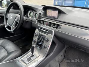 Grey Volvo V70 2012 in Paide, with an engine capacity of 2.00 L and mileage of 256 thousand km for 7390 €, photo 7 on AUTOMOTO.COM.LV