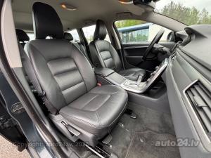 Grey Volvo V70 2012 in Paide, with an engine capacity of 2.00 L and mileage of 256 thousand km for 7390 €, photo 9 on AUTOMOTO.COM.LV