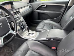 Grey Volvo V70 2012 in Paide, with an engine capacity of 2.00 L and mileage of 256 thousand km for 7390 €, photo 11 on AUTOMOTO.COM.LV