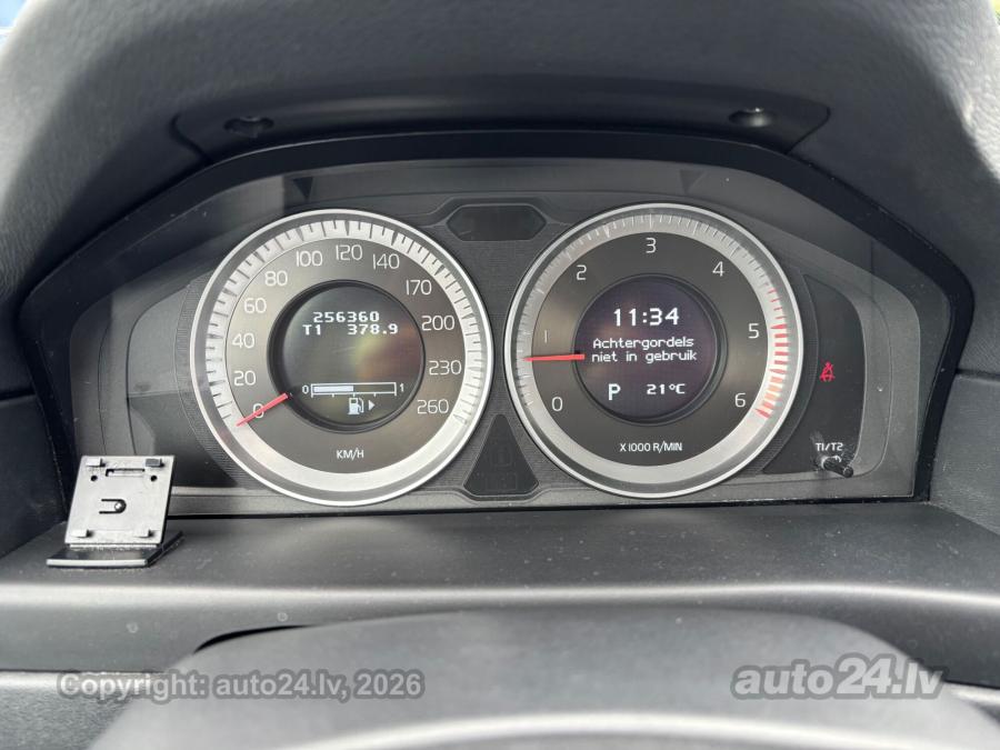 Grey Volvo V70 2012 in Paide, with an engine capacity of 2.00 L and mileage of 256 thousand km for 7390 €, photo 14 on AUTOMOTO.COM.LV