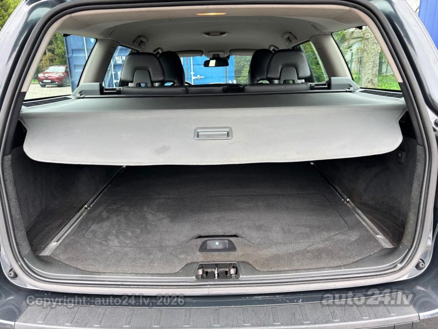 Grey Volvo V70 2012 in Paide, with an engine capacity of 2.00 L and mileage of 256 thousand km for 7390 €, photo 16 on AUTOMOTO.COM.LV
