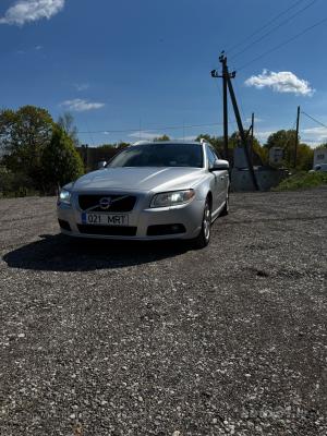 Pelēks Volvo V70 2012 Tallina, ar dzinēja tilpumu 1.60 L un nobraukumu 328 tūkst. km par 5000 €, foto  vietnē AUTOMOTO.COM.LV
