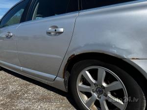 Pelēks Volvo V70 2012 Tallina, ar dzinēja tilpumu 1.60 L un nobraukumu 328 tūkst. km par 5000 €, foto 4 vietnē AUTOMOTO.COM.LV
