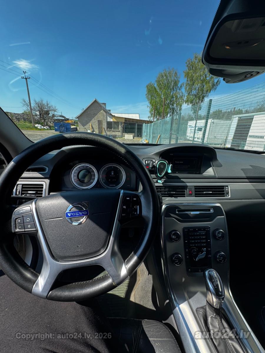 Pelēks Volvo V70 2012 Tallina, ar dzinēja tilpumu 1.60 L un nobraukumu 328 tūkst. km par 5000 €, foto 16 vietnē AUTOMOTO.COM.LV