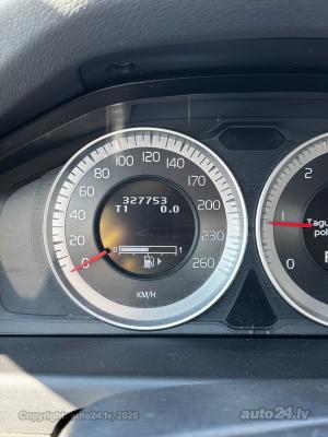 Pelēks Volvo V70 2012 Tallina, ar dzinēja tilpumu 1.60 L un nobraukumu 328 tūkst. km par 5000 €, foto 17 vietnē AUTOMOTO.COM.LV