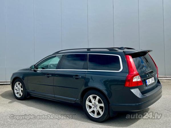 Grey Volvo V70 2012 in Tallinn, with an engine capacity of 2.00 L and mileage of 314 thousand km for 5999 €, photo 3 on AUTOMOTO.COM.LV