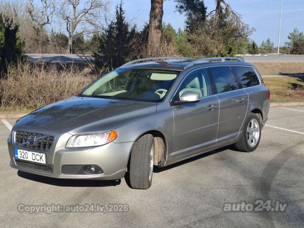 Pelēks Volvo V70 2012 Tallina, ar dzinēja tilpumu 2.40 L un nobraukumu 149 tūkst. km par 10500 €, foto 1 vietnē AUTOMOTO.COM.LV