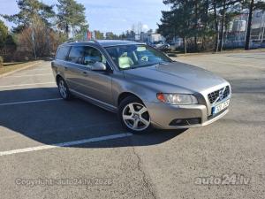 Pelēks Volvo V70 2012 Tallina, ar dzinēja tilpumu 2.40 L un nobraukumu 149 tūkst. km par 10500 €, foto 3 vietnē AUTOMOTO.COM.LV
