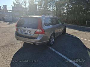 Pelēks Volvo V70 2012 Tallina, ar dzinēja tilpumu 2.40 L un nobraukumu 149 tūkst. km par 10500 €, foto 5 vietnē AUTOMOTO.COM.LV