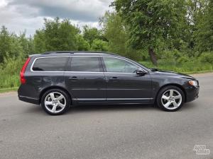 Grey Volvo V70 2012 in Kaunas, with an engine capacity of 2.00 L and mileage of 264 thousand km for 6850 €, photo 4 on AUTOMOTO.COM.LV