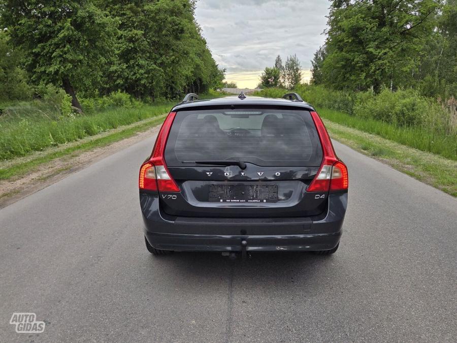 Grey Volvo V70 2012 in Kaunas, with an engine capacity of 2.00 L and mileage of 264 thousand km for 6850 €, photo 6 on AUTOMOTO.COM.LV