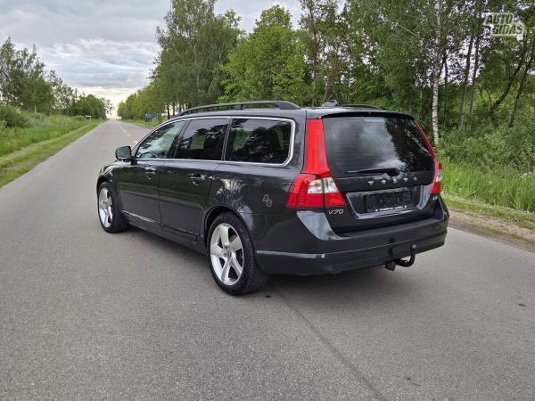 Grey Volvo V70 2012 in Kaunas, with an engine capacity of 2.00 L and mileage of 264 thousand km for 6850 €, photo 6 on AUTOMOTO.COM.LV