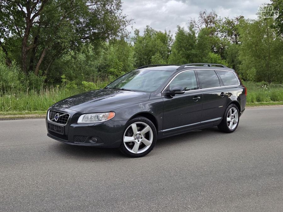 Grey Volvo V70 2012 in Kaunas, with an engine capacity of 2.00 L and mileage of 264 thousand km for 6850 €, photo 9 on AUTOMOTO.COM.LV