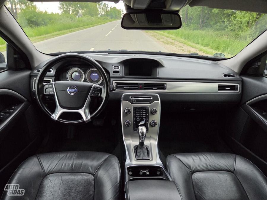 Grey Volvo V70 2012 in Kaunas, with an engine capacity of 2.00 L and mileage of 264 thousand km for 6850 €, photo 15 on AUTOMOTO.COM.LV