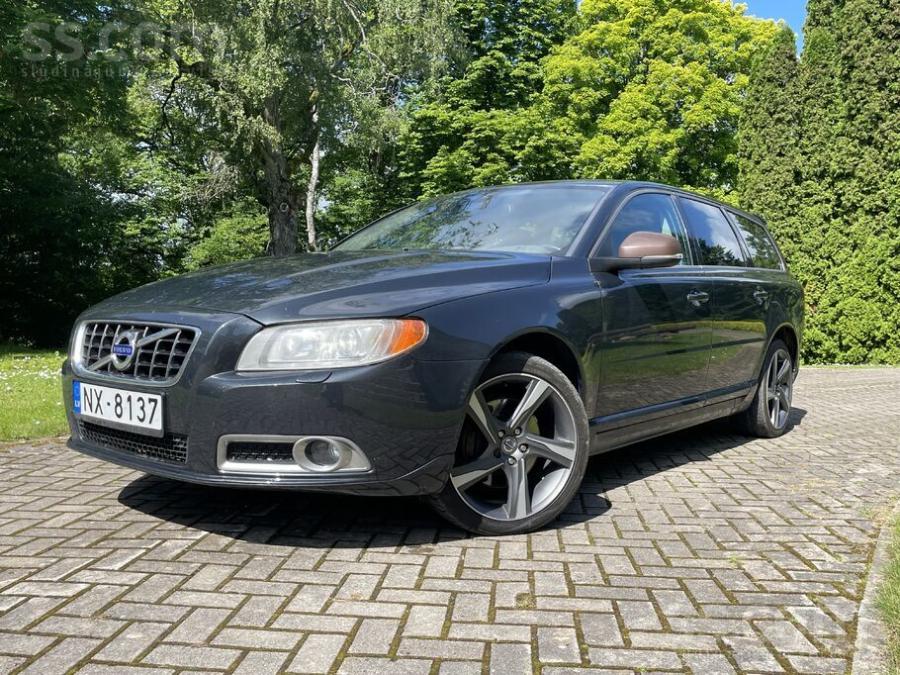 Pelēks Volvo V70 2012 Rīga, ar dzinēja tilpumu 2.00 L un nobraukumu 299 tūkst. km par 4900 €, foto 5 vietnē AUTOMOTO.COM.LV