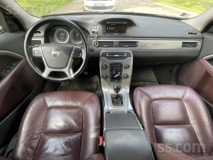 Pelēks Volvo V70 2012 Rīga, ar dzinēja tilpumu 2.00 L un nobraukumu 299 tūkst. km par 4900 €, foto 7 vietnē AUTOMOTO.COM.LV