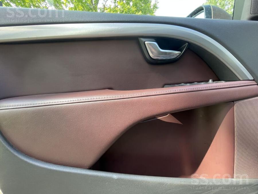 Pelēks Volvo V70 2012 Rīga, ar dzinēja tilpumu 2.00 L un nobraukumu 299 tūkst. km par 4900 €, foto 14 vietnē AUTOMOTO.COM.LV