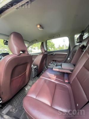 Pelēks Volvo V70 2012 Rīga, ar dzinēja tilpumu 2.00 L un nobraukumu 299 tūkst. km par 4900 €, foto 15 vietnē AUTOMOTO.COM.LV