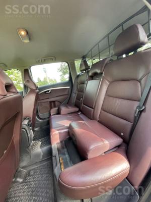 Pelēks Volvo V70 2012 Rīga, ar dzinēja tilpumu 2.00 L un nobraukumu 299 tūkst. km par 4900 €, foto 16 vietnē AUTOMOTO.COM.LV