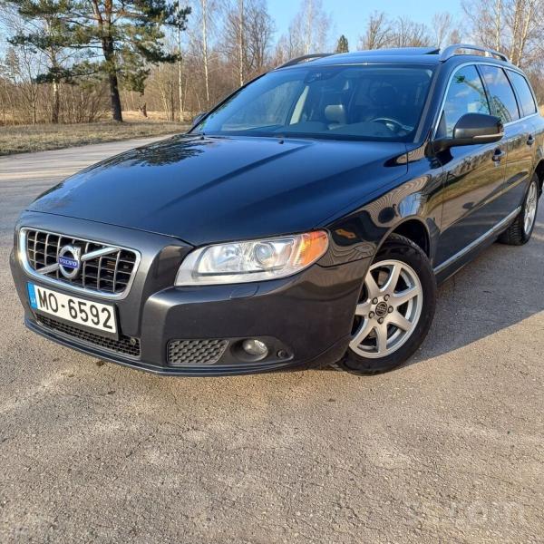 Pelēks Volvo V70 2012 Ogre, ar dzinēja tilpumu 2.00 L un nobraukumu 300 tūkst. km par 5880 €, foto 1 vietnē AUTOMOTO.COM.LV