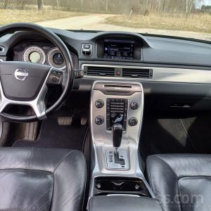 Grey Volvo V70 2012 in Ogre, with an engine capacity of 2.00 L and mileage of 300 thousand km for 5880 €, photo 4 on AUTOMOTO.COM.LV