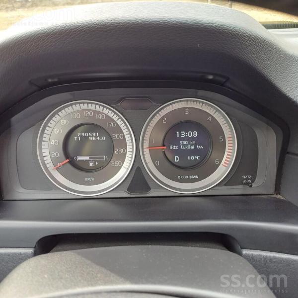 Pelēks Volvo V70 2012 Ogre, ar dzinēja tilpumu 2.00 L un nobraukumu 300 tūkst. km par 5880 €, foto 4 vietnē AUTOMOTO.COM.LV