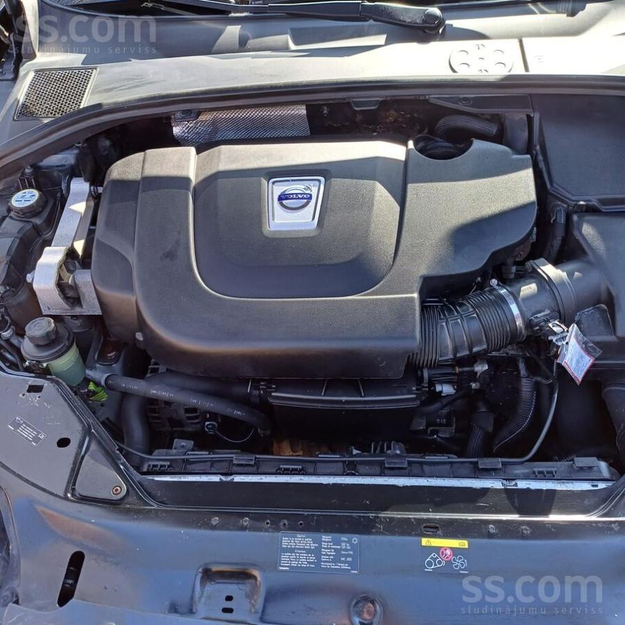 Grey Volvo V70 2012 in Ogre, with an engine capacity of 2.00 L and mileage of 300 thousand km for 5880 €, photo 8 on AUTOMOTO.COM.LV