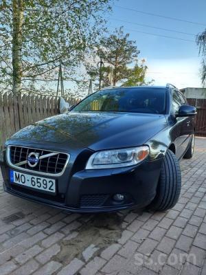 Grey Volvo V70 2012 in Ogre, with an engine capacity of 2.00 L and mileage of 300 thousand km for 5880 €, photo 10 on AUTOMOTO.COM.LV