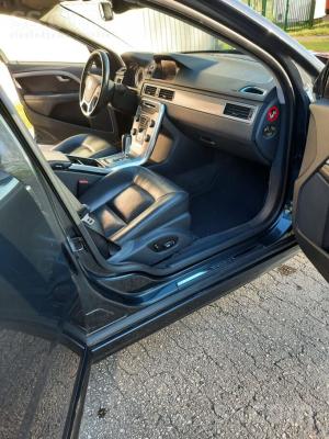 Grey Volvo V70 2012 in Ogre, with an engine capacity of 2.00 L and mileage of 300 thousand km for 5880 €, photo 14 on AUTOMOTO.COM.LV