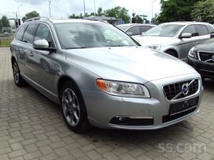 Grey Volvo V70 2012 in Riga, with an engine capacity of 2.00 L and mileage of 243 thousand km for 8400 €, photo 3 on AUTOMOTO.COM.LV